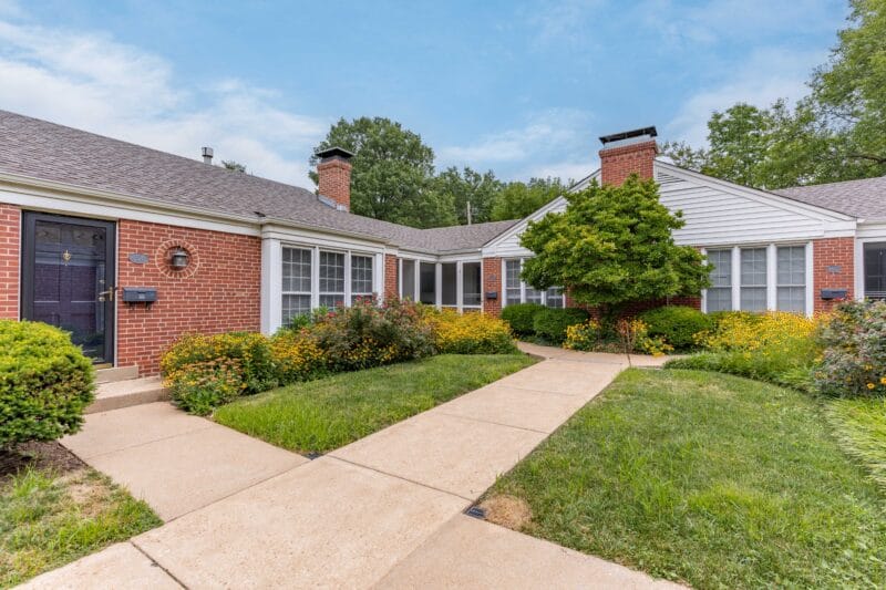 St. Louis Apartment Management - UE Management